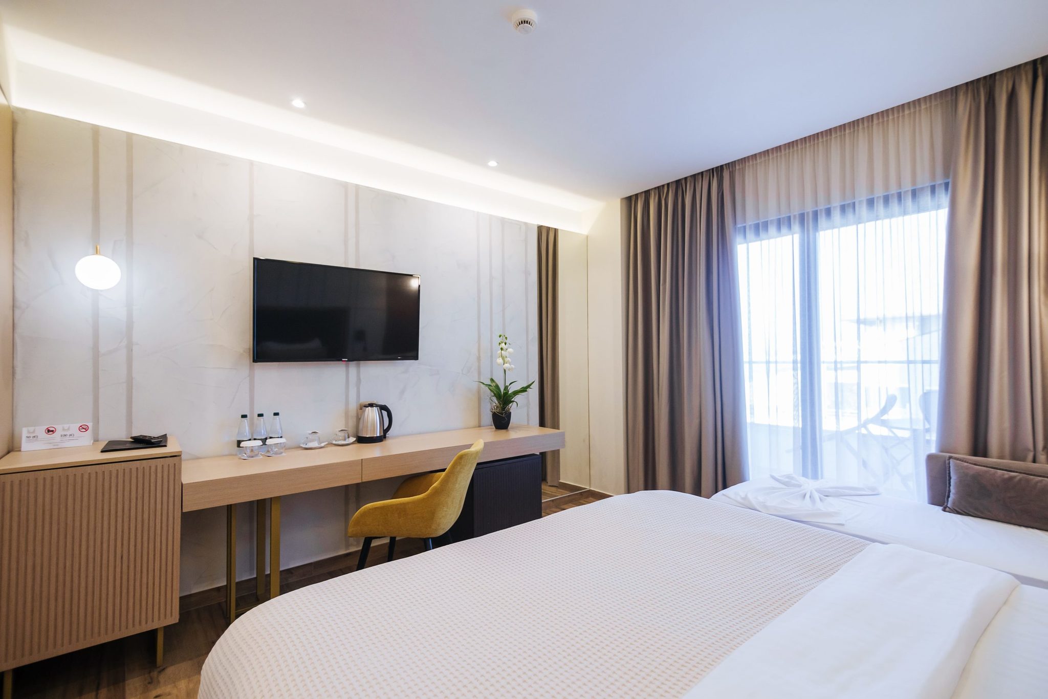 Triple Deluxe - Gloria Palace, Qerret Albania